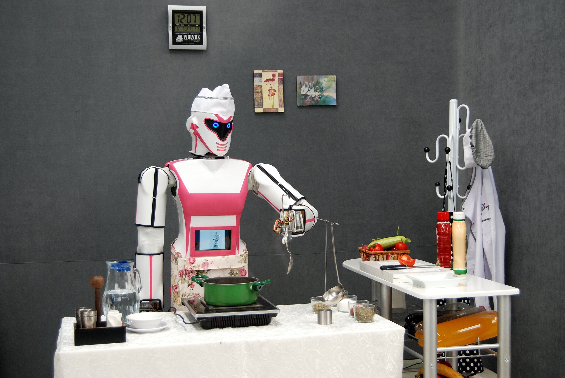 Erik dalı oynayan yerli insansı robot! - ShiftDelete.Net