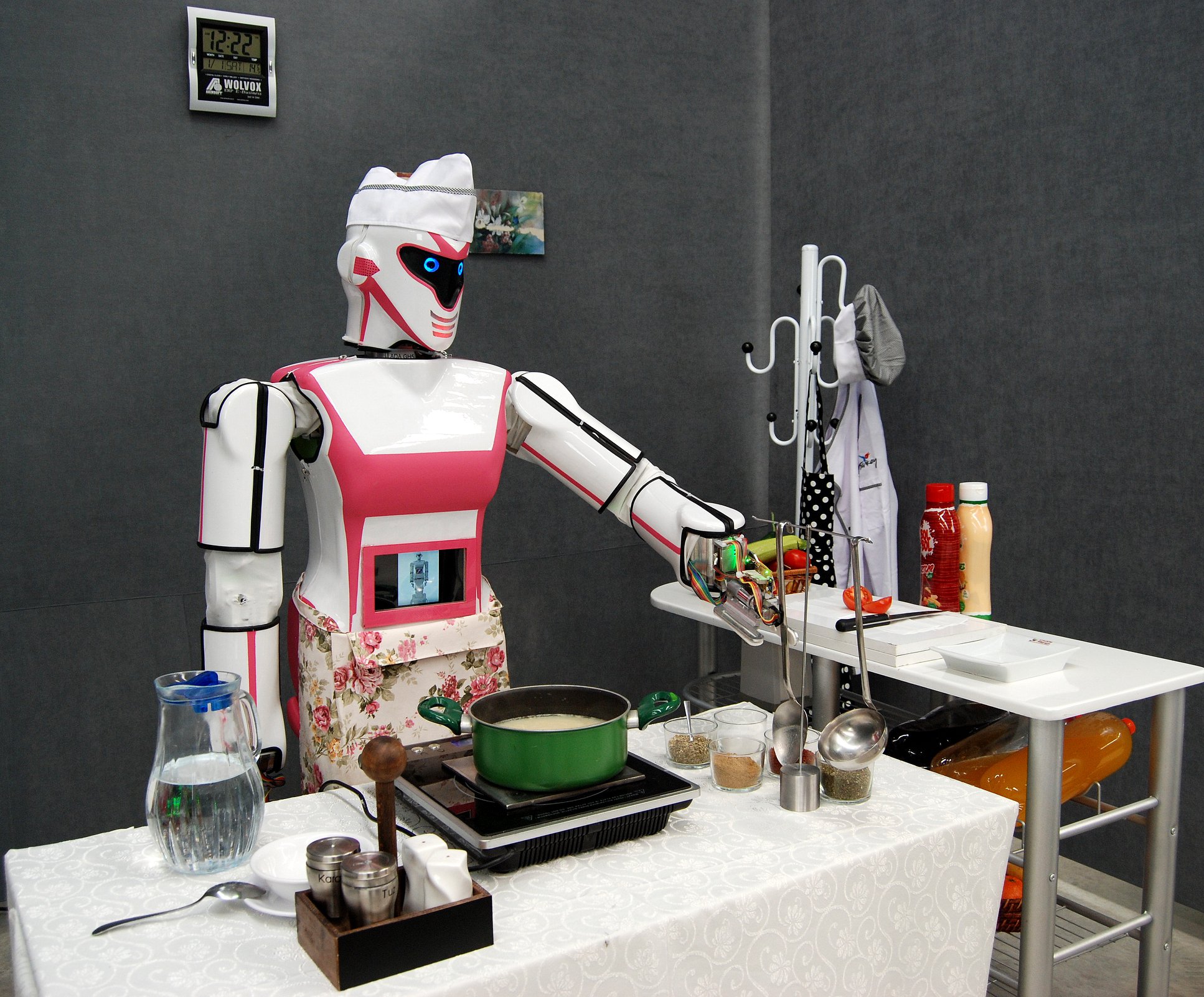 Erik dalı oynayan yerli insansı robot! - ShiftDelete.Net